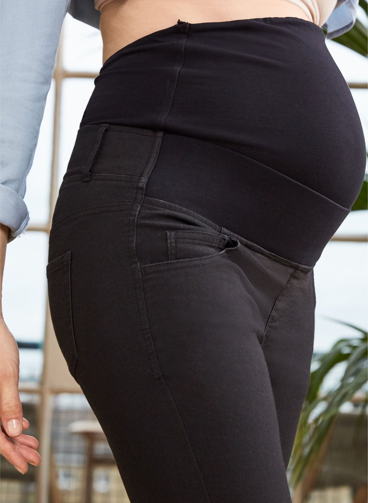 Super Stretch Maternity Skinny Jeans - Black – Mums and Bumps